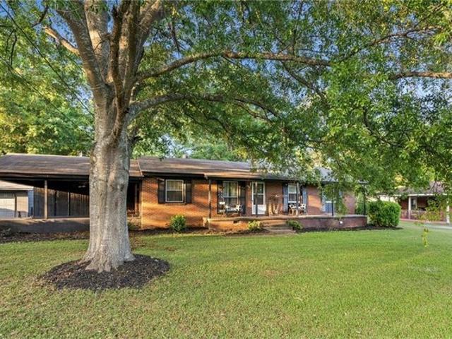 1789 Holman St, Alexander City, AL 35010