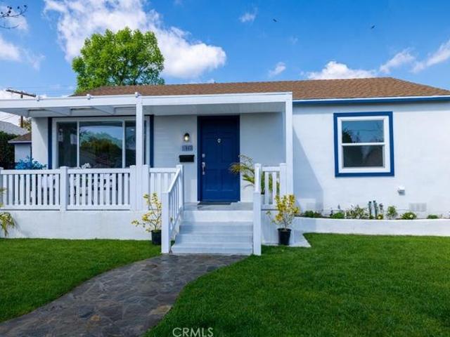 17803 Rhoda St, Encino, CA 91316