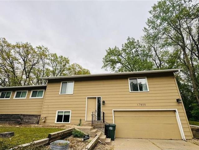 17800 Jamaica Cir, Lakeville, MN 55044