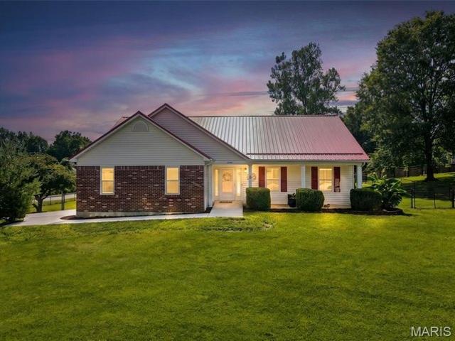 1780 Kristi Ln, Pacific, MO 63069