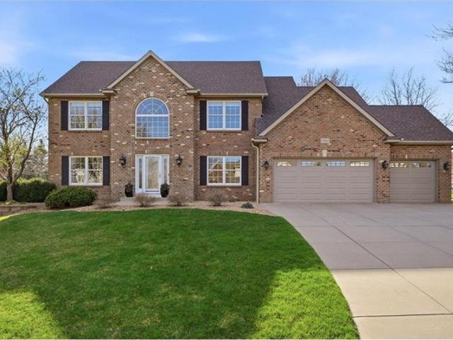 17811 Hollybrook Trl, Lakeville, MN 55044