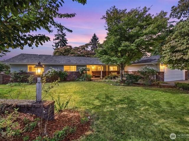 17815 NE 9th St, Bellevue, WA 98008