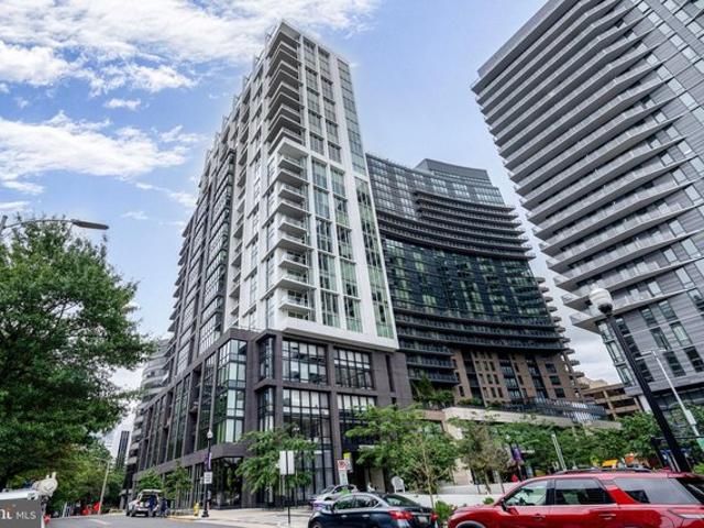 1781 N Pierce St Unit 303, Arlington, VA 22209