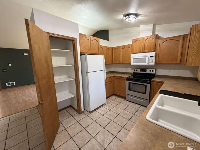 17825 Clear Lake Boulevard SE