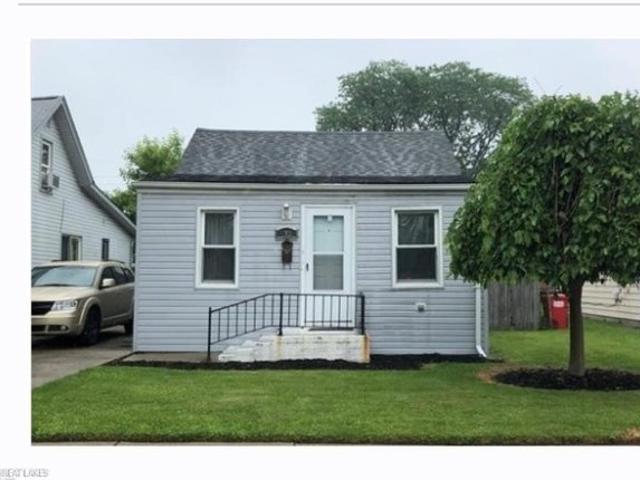17835 Tennyson St, Roseville, MI 48066