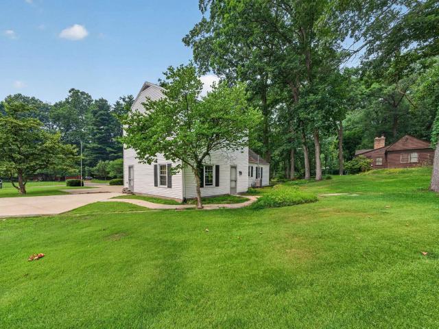 17835 Edgewood Walk