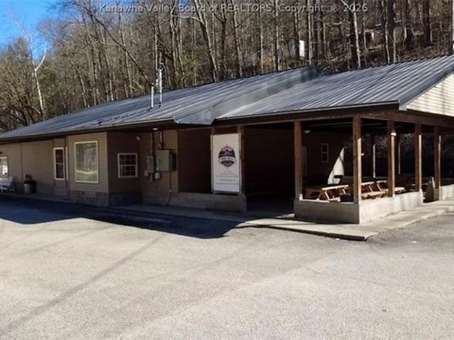 1783 Horse Creek Rd, Spurlockville, WV 25565