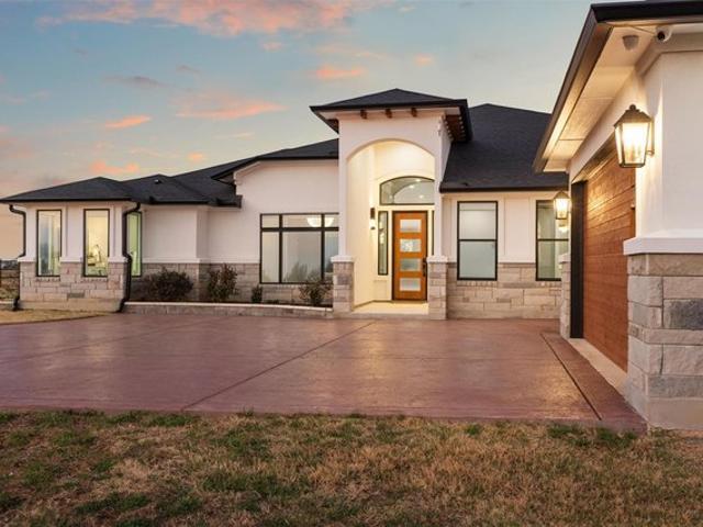 178 Balch Rd, Elgin, TX 78621