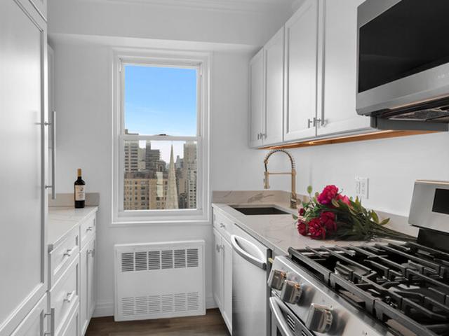 178 E 80TH Street 24E