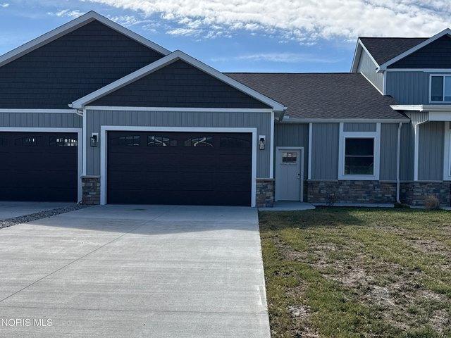 178 E Bridge Rd, Northwood, OH 43619