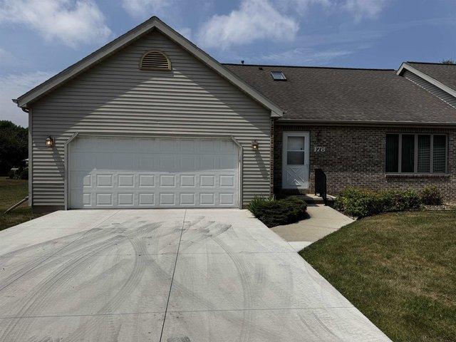 178 E Pioneer Rd, Fond du Lac, WI 54935