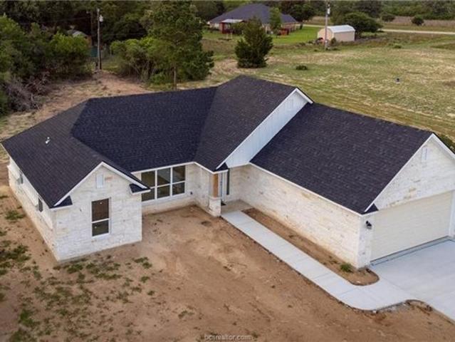 178 Jamaica Ln, Hilltop Lakes, TX 77871