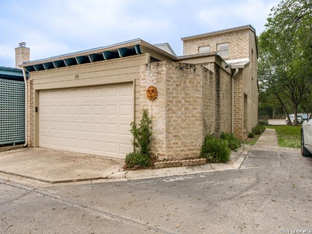 178 Oakwell Farms Pkwy, San Antonio, TX 78218 | MLS #1957 | Compass