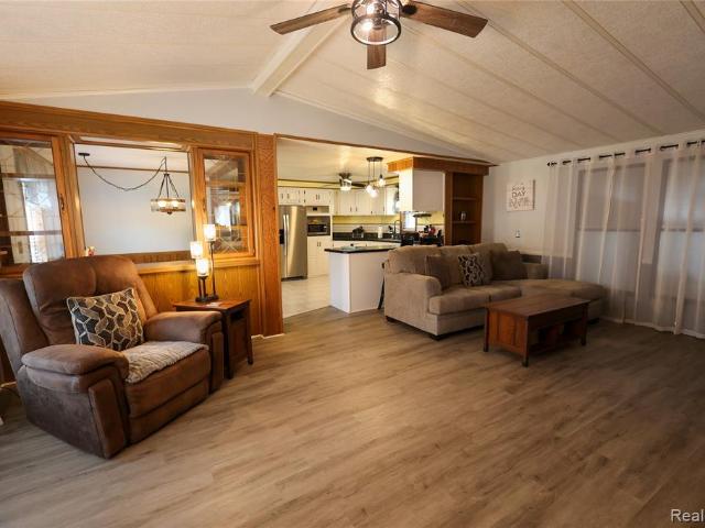 178 Maple Run Ln