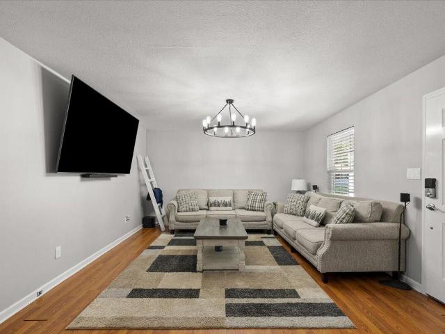 178 Marion Circle SE