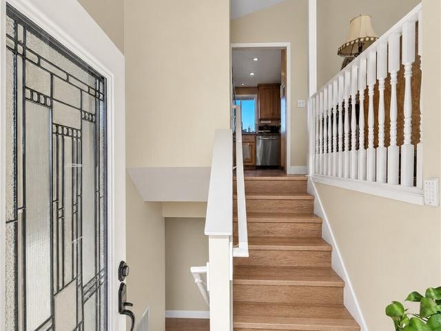 178 NW Captain Court