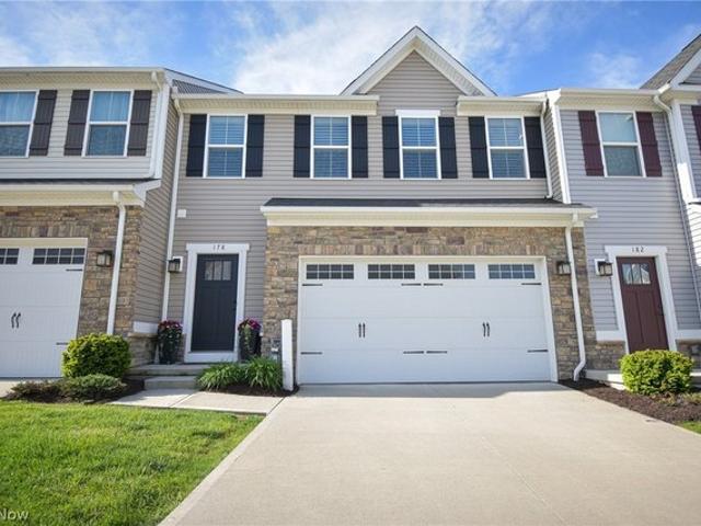 178 Topsail Dr, Medina, OH 44256