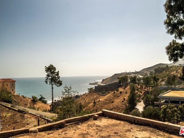 17941 Tramonto Dr, Pacific Palisades, CA 90272