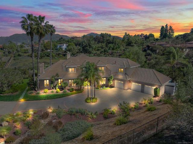 17941 Vista Lomas Dr