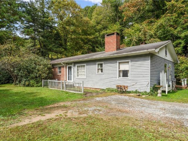 1794 Highway 105