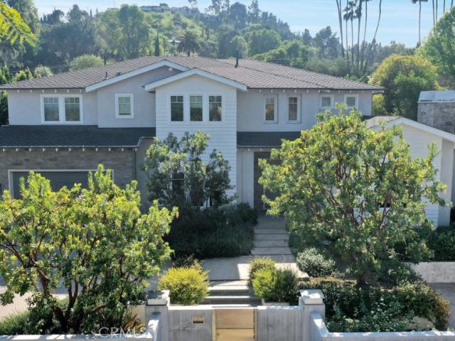 17950 Rancho St, Encino, CA 91316 | MLS #SR26039 | Compass