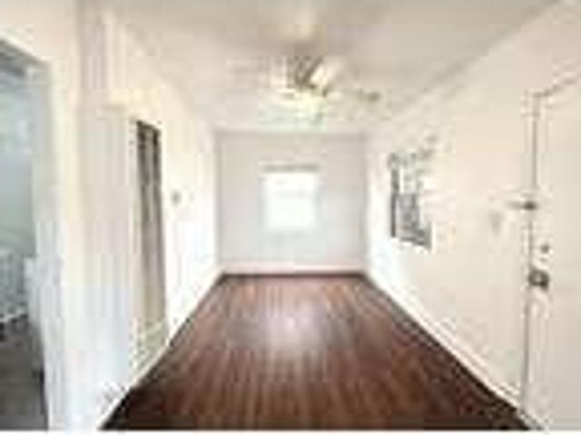 $1795/2213 CABRILLO AVE #C, STAND ALONE 1BR BUNGALOW, Washer/Dryer hookup.