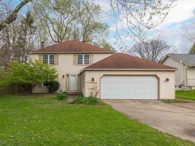 17954 Drake Rd, Strongsville, OH 44136