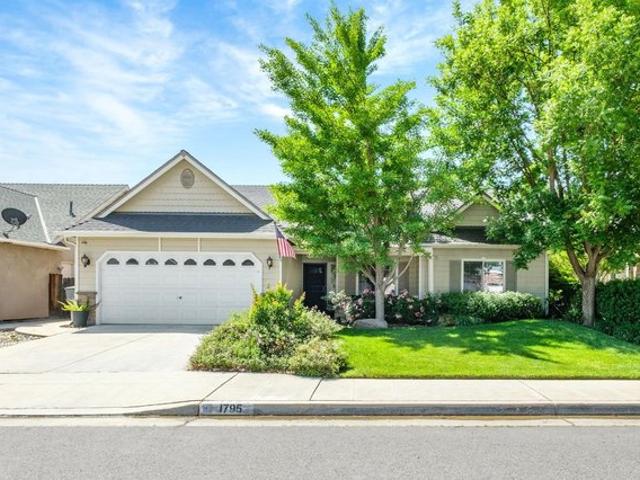 1795 E Turnberry Ave, Fresno, CA 93730