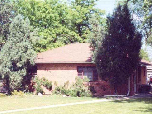 $1795 / 2br 900ft² Apt. in Triplex Two Blocks from Campus Location Parking Laundry 864 18th St Boulder, CO map