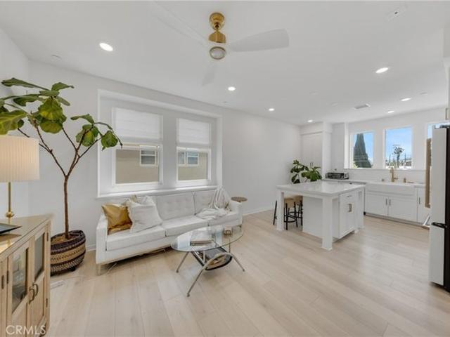 17961 Conch Ln, Huntington Beach, CA 92646
