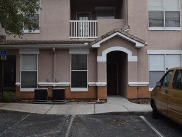 17973 Villa Creek Dr, Tampa, FL 33647