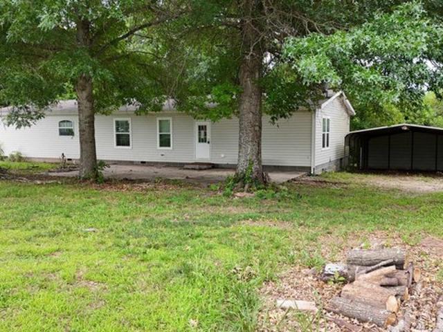 17975 3rd St, Eagle Rock, MO 65641