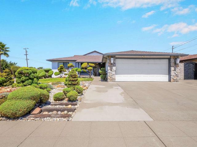 1799 Catalpa Court