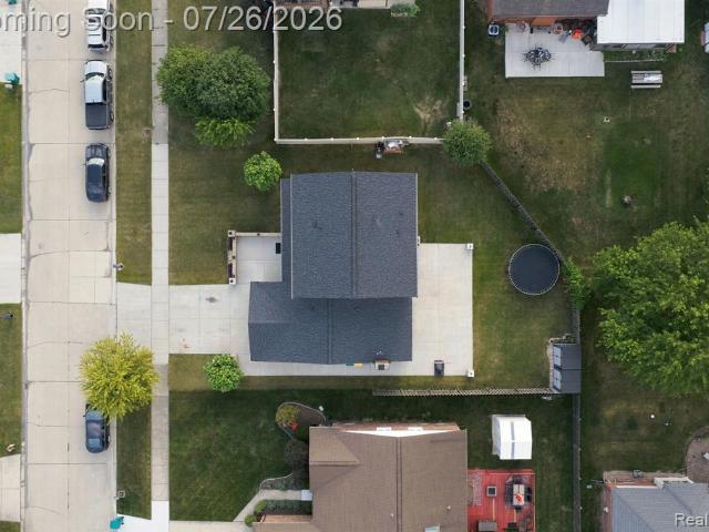 17900 Woodridge Drive