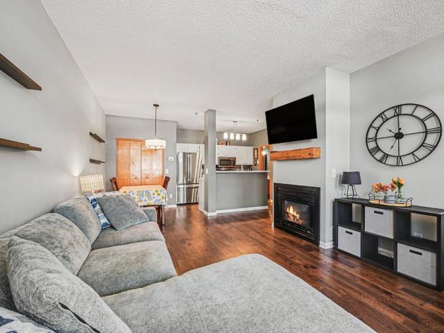 17900 Cobblestone Way