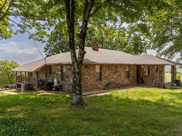 17900 McCaslin Branch Dr, Chester, AR 72934