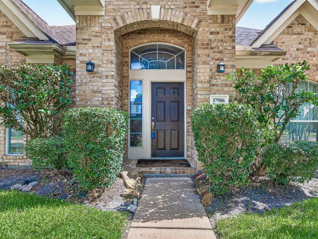 17906 Oakfield Glen Lane