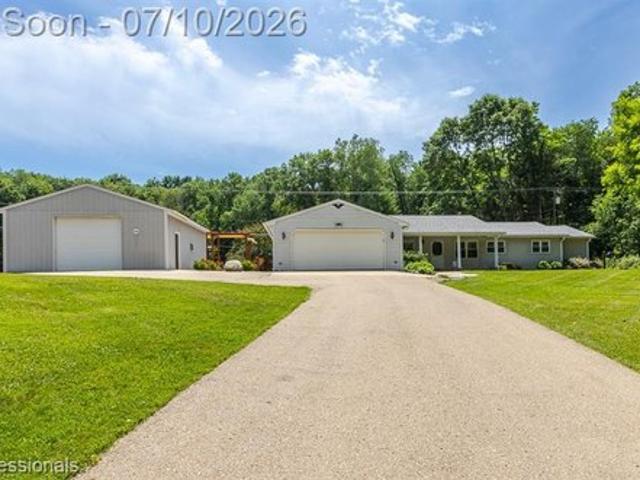 1790 Kent Rd, Ortonville, MI 48462