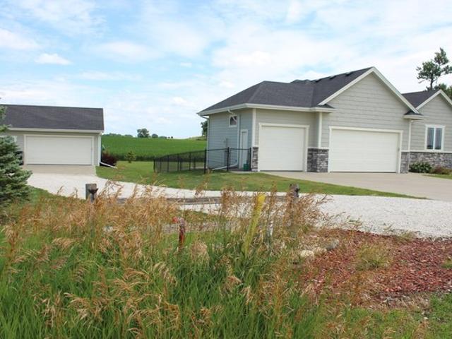 17914 N Ave, Minburn, IA 50167