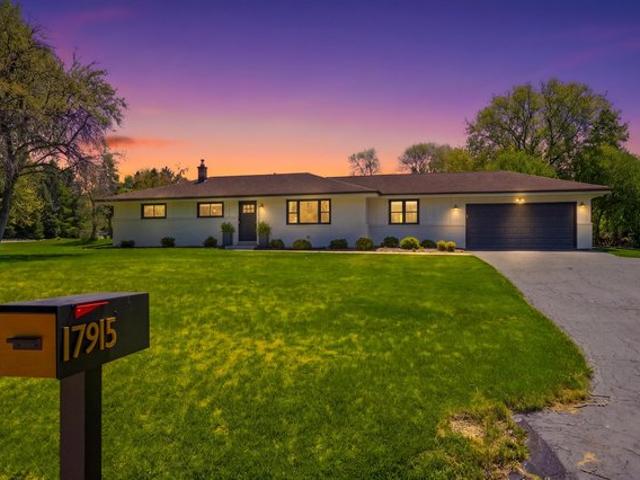 17915 Evergreen Ct, Brookfield, WI 53045