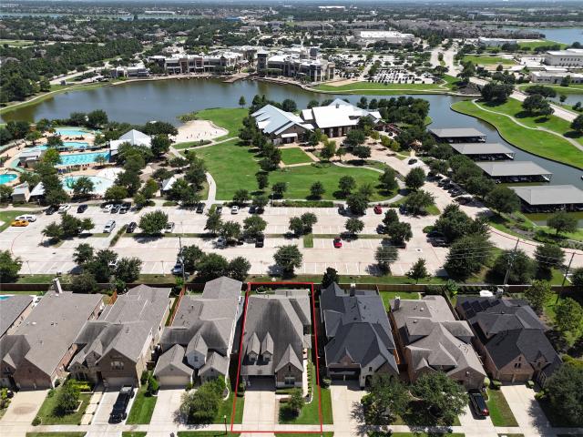 17915 Olde Oaks Estate Court