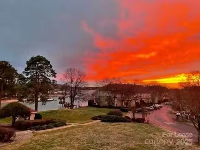 17919 Kings Point Drive, E, Cornelius, NC 28031