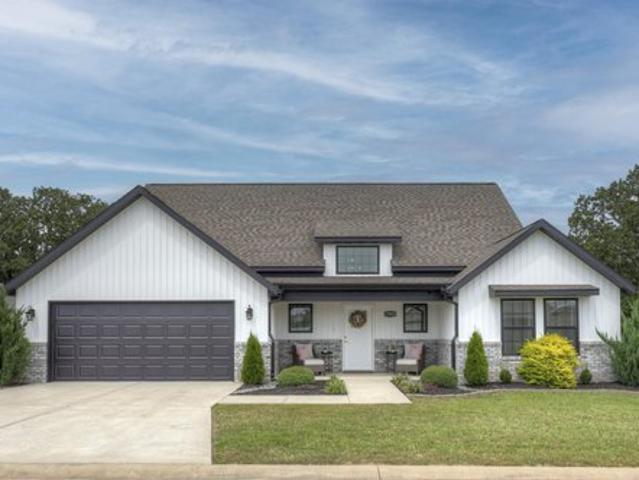 17922 Laredo Rd, Neosho, MO 64850