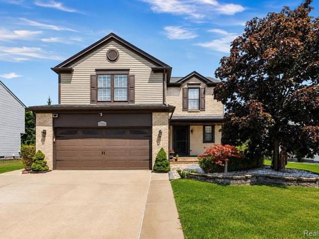 17929 Marsal Dr, Macomb Township, MI 48042