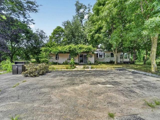 1792 E Lansing Rd, Morrice, MI 48857