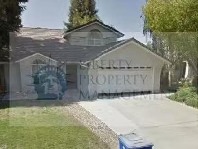 1792 E Ryan Ln, Fresno, CA 93720