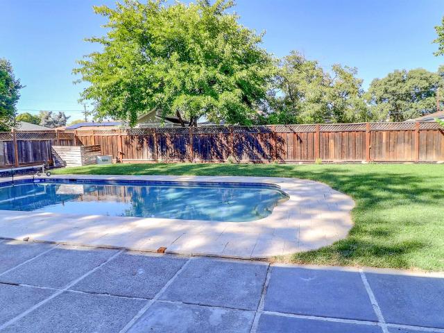 1792 Sharon Dr