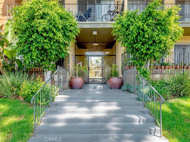 17931 Devonshire St, Unit 1, Northridge, CA 91325 | MLS #GD26088