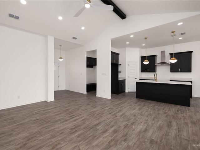 17939 Redwood Street