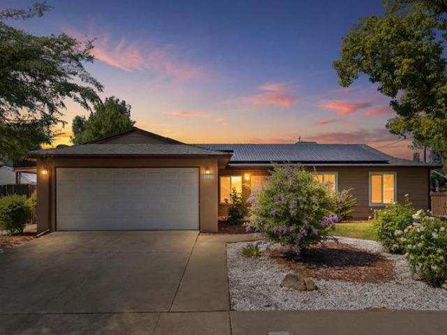 1793 Norwich Ave, Clovis, CA 93611